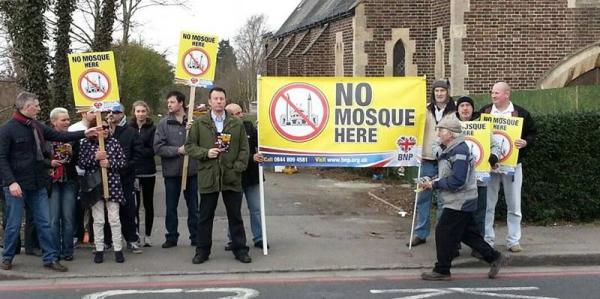 BNP Protests Against Mosque In Bromley – Discover The Truth
